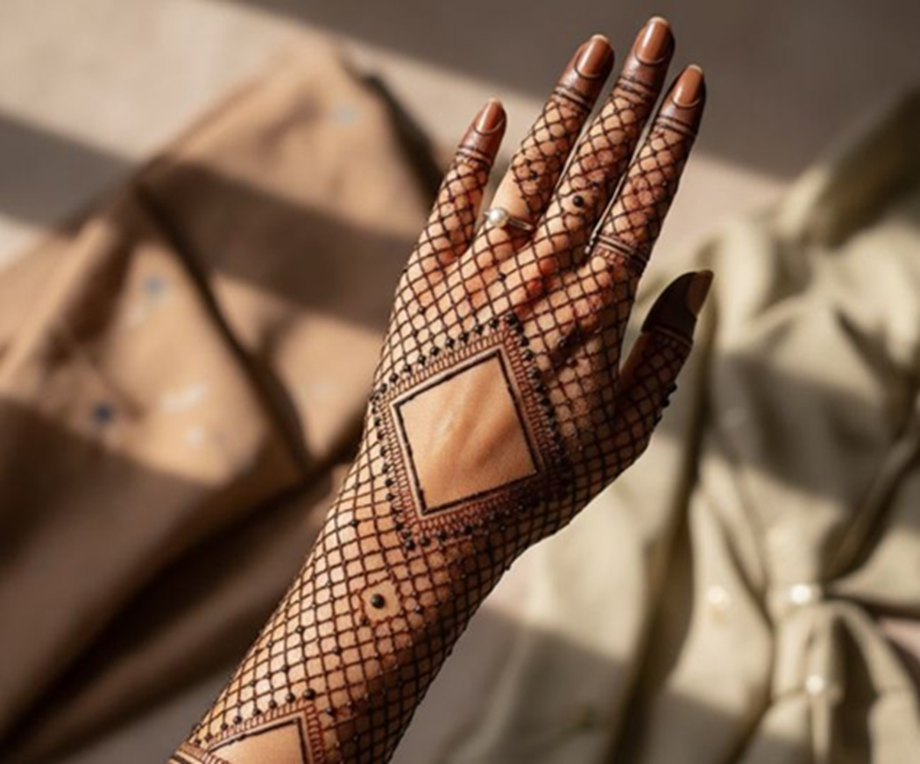 Make Sharad Purnima night even more special, these 5 simple mehndi ...